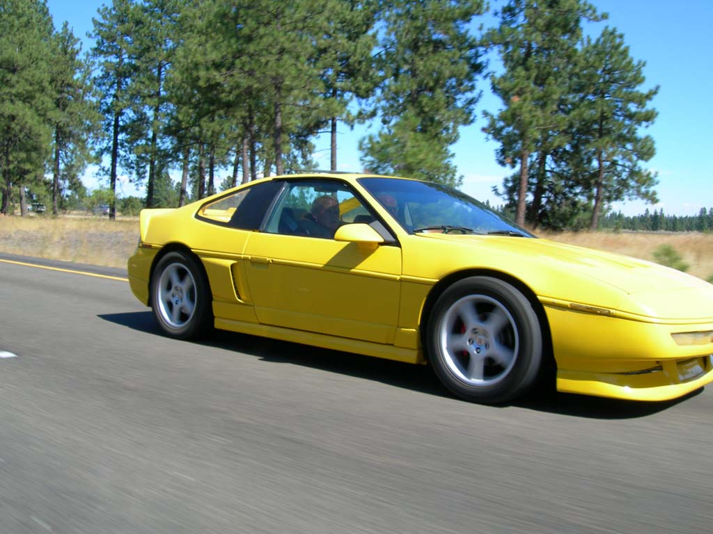 Any pics of Coupes/Formulas with side scoops? - Pennock's Fiero Forum